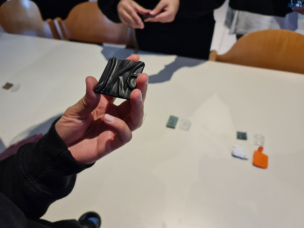 Edelsteinbearbeitung mit Julia Maria Künnap