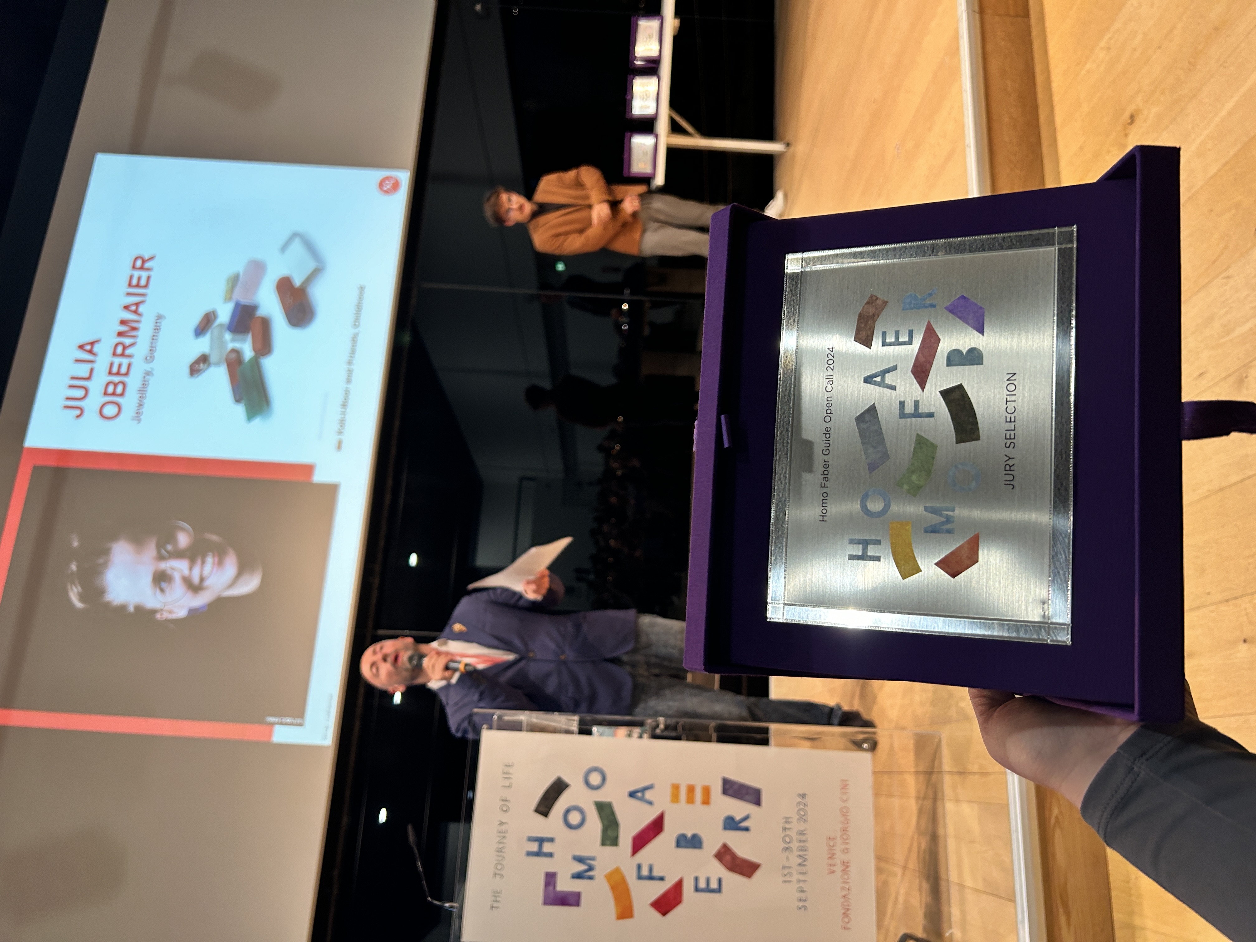 Julia Obermaier gewinnt Young Ambassadors-Award der Homo Faber-Ausstellung