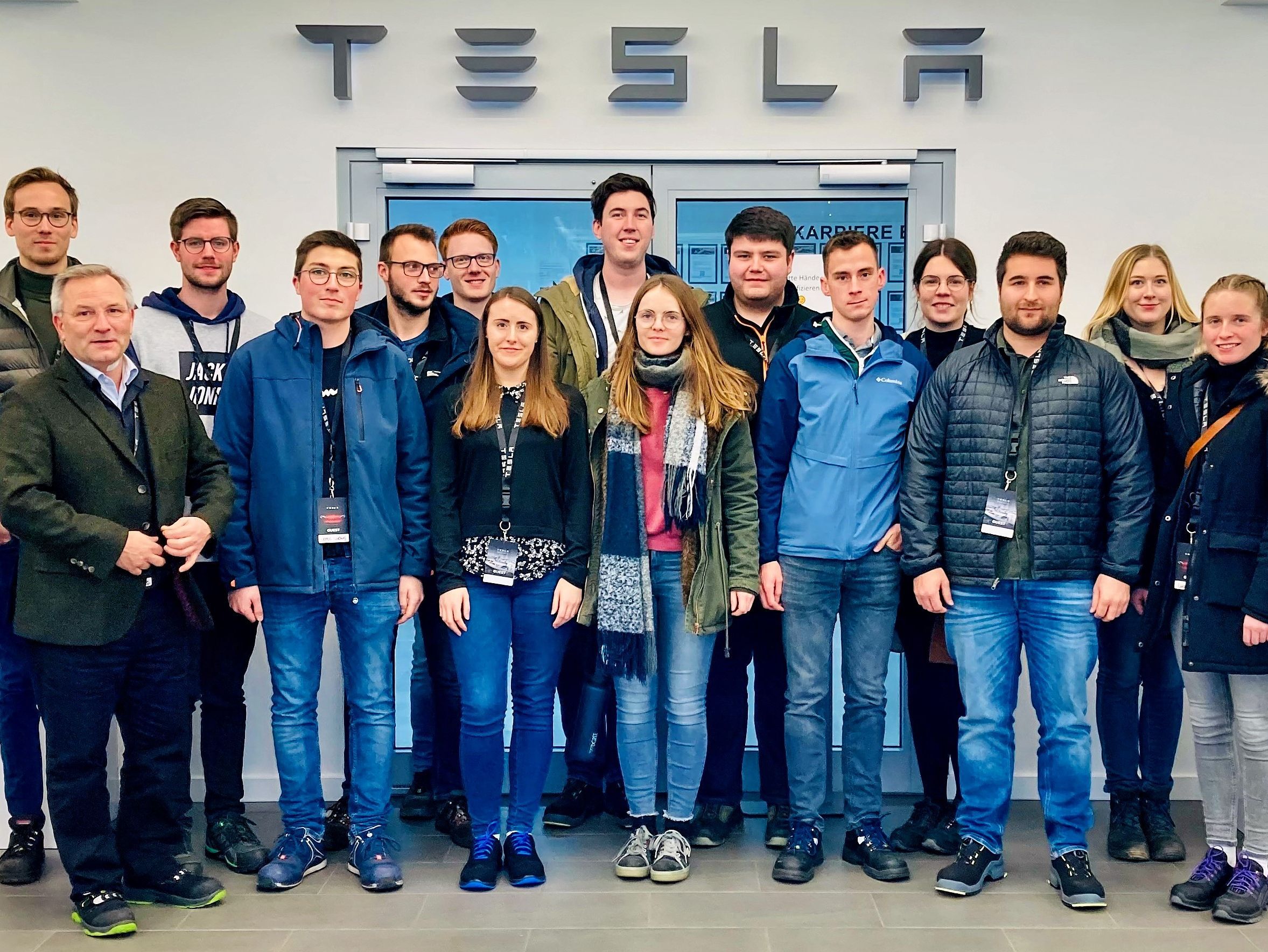 "Vorlesung vor Ort" bei der TESLA Automation GmbH.