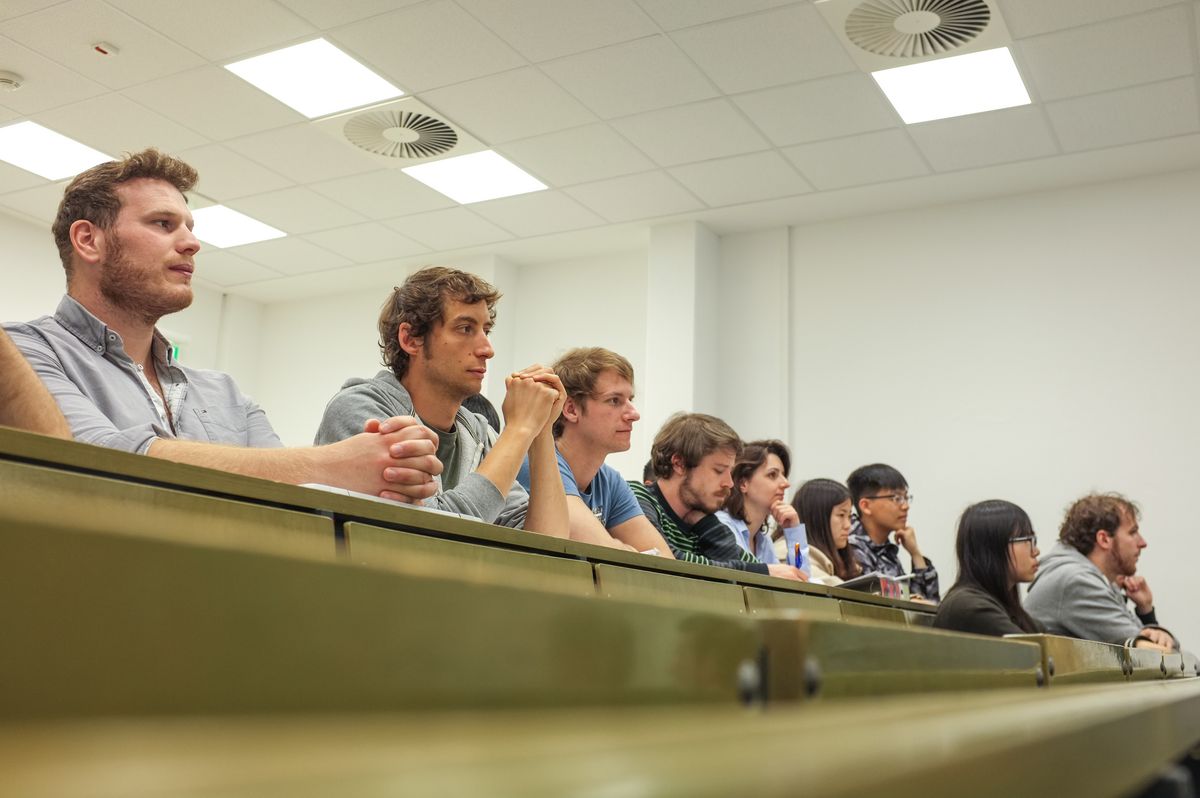 20 Vorträge im Hörsaal 1